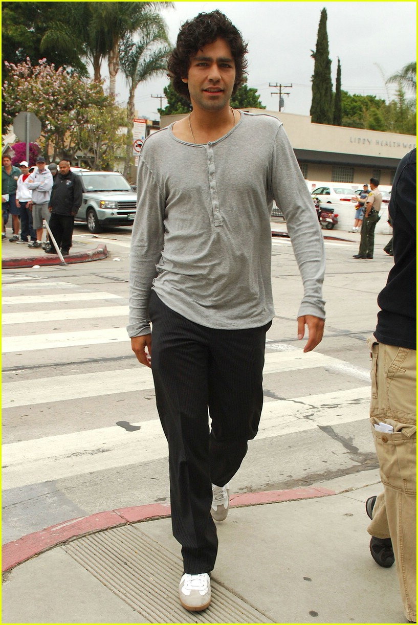 Adrian and His Entourage Come Back to Urth: Photo 1117801 | Photos ...