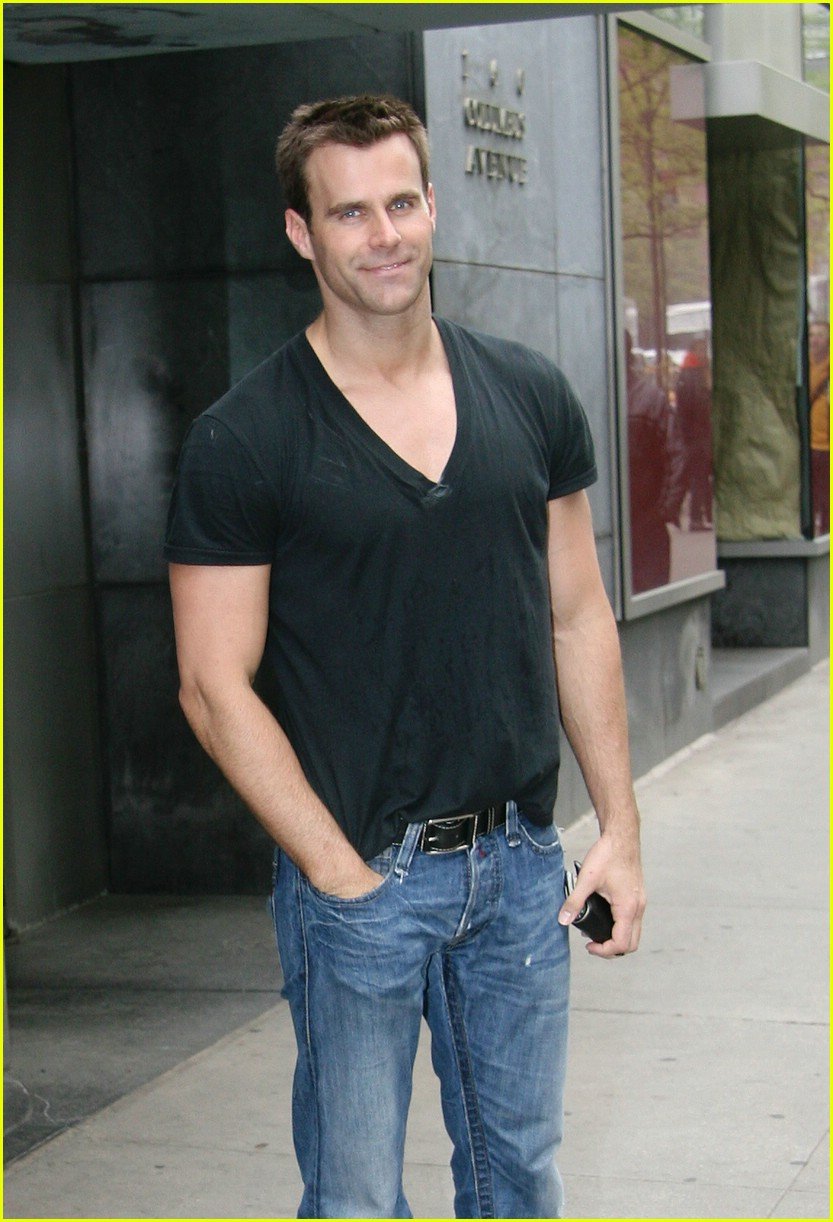 Photo: cameron mathison free donuts 08 | Photo 1109271 | Just Jared ...