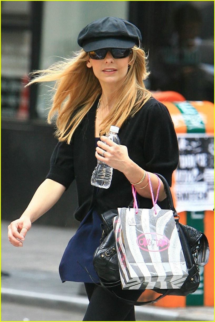Sarah Michelle Gellar is Possessed in SoHo: Photo 1120271 | Photos ...