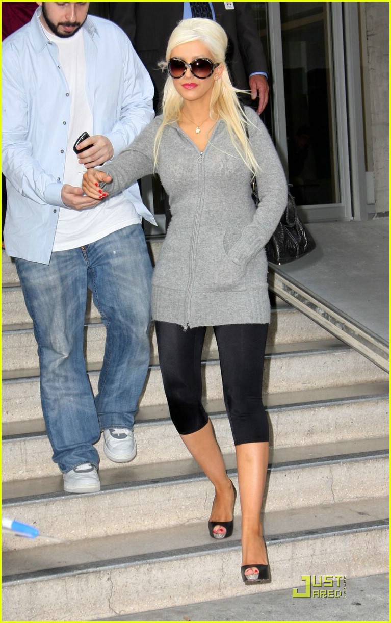 Christina Aguilera Rocks Larry King: Photo 1229451 | Photos | Just ...