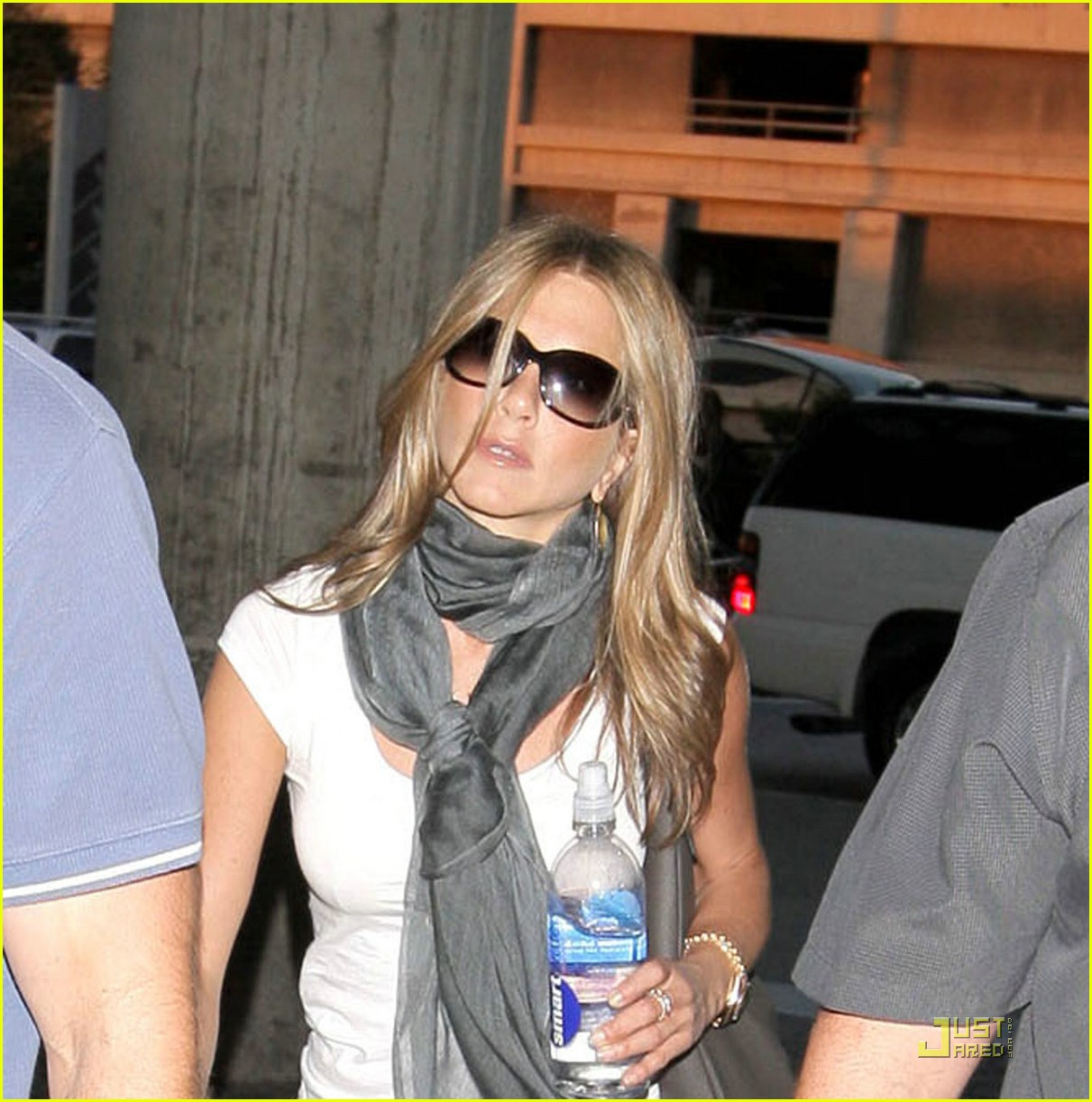 Jennifer Aniston Gets LAXadaisical: Photo 1219131 | Photos | Just Jared ...