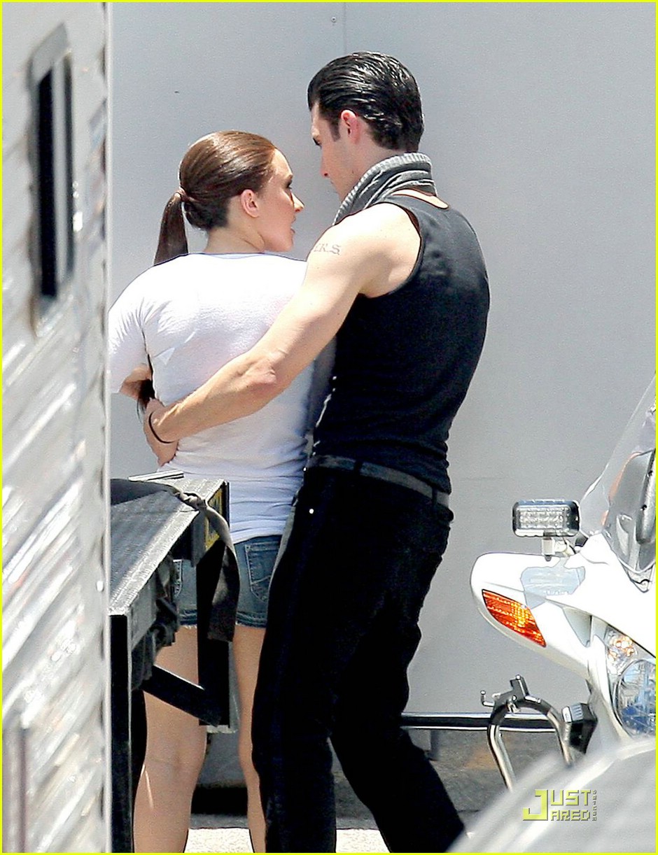 Hayden & Milo Get Hot and Heavy on 'Heroes' Set: Photo 1219981 | Photos ...