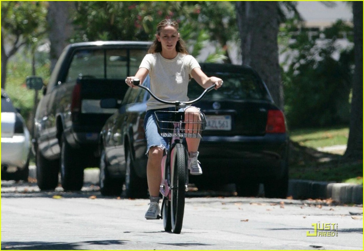 Jennifer Love Hewitt Loves Big Bikes: Photo 1238881 | Photos | Just ...