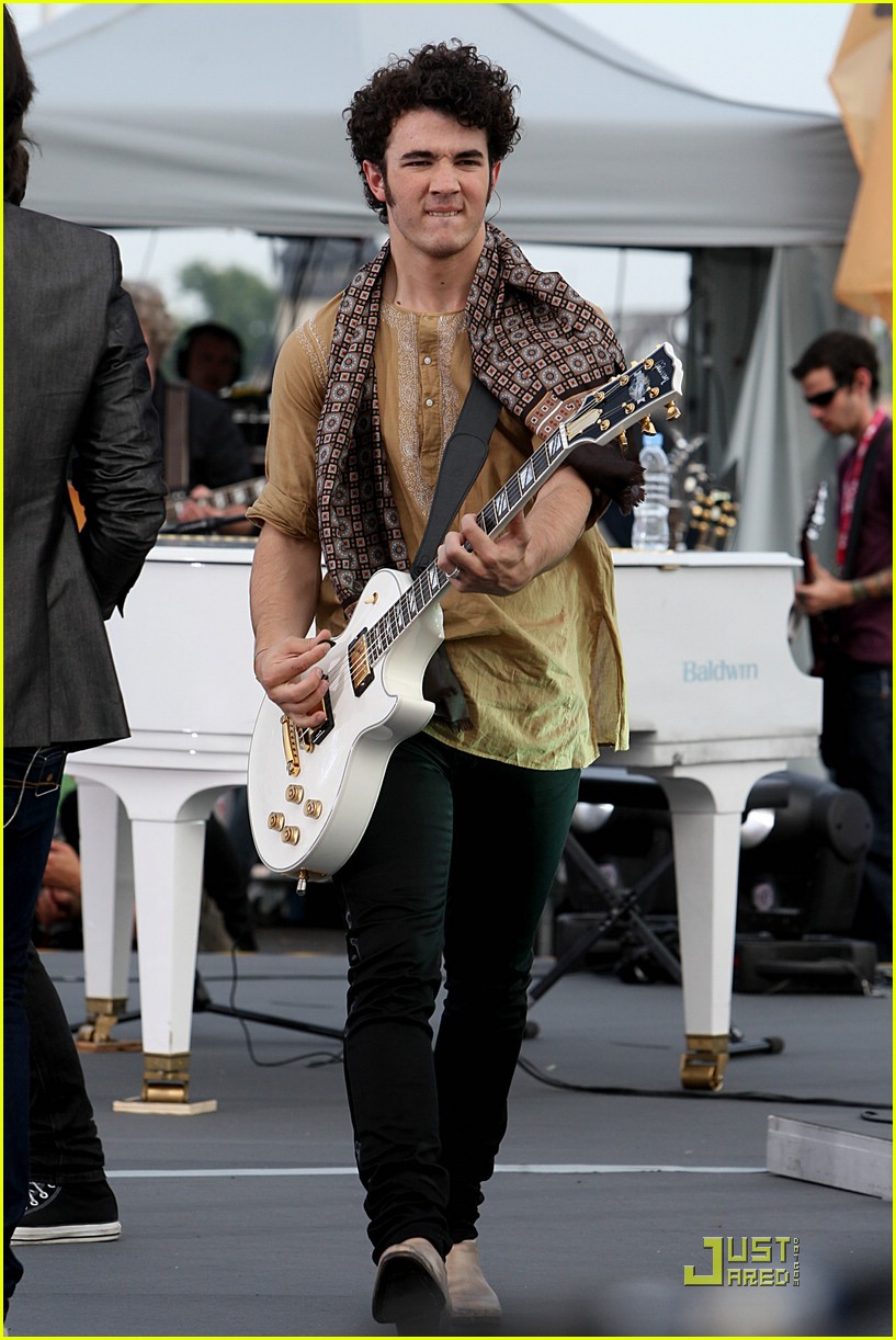 The Jonas Brothers Go German: Photo 1228961 | Photos | Just Jared ...