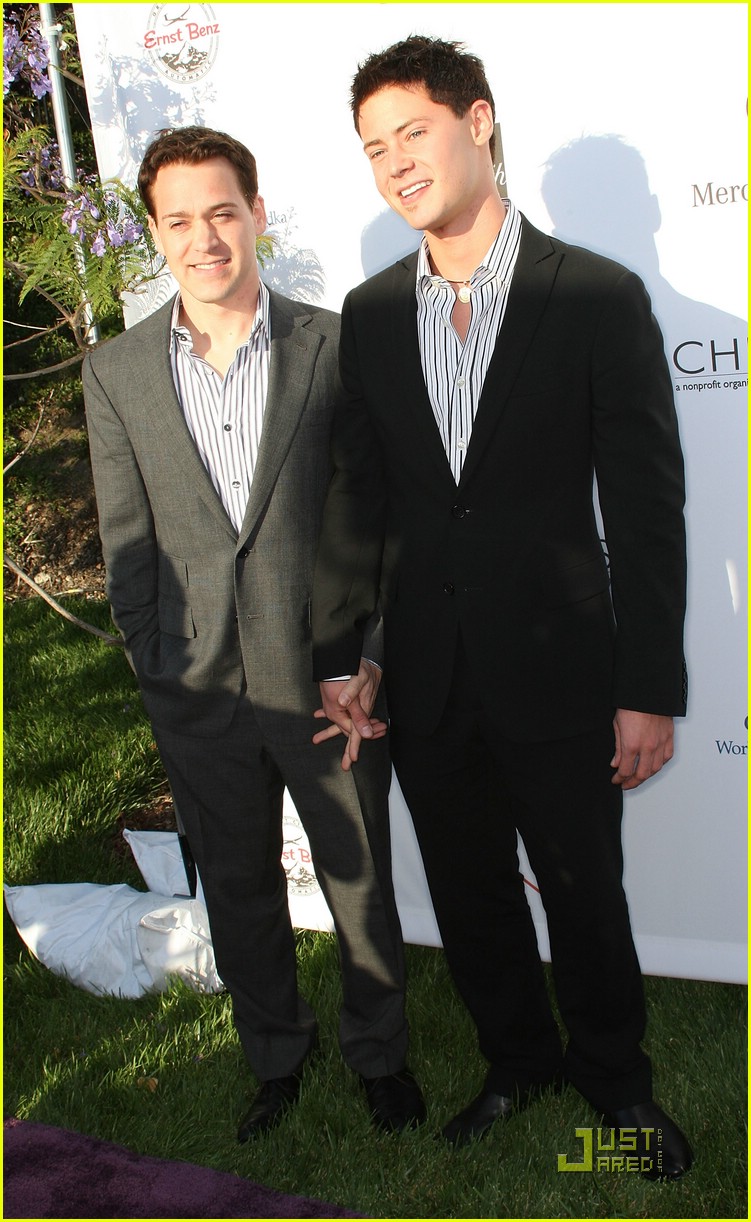 T.R. Knight: No Wedding in the Works: Photo 1178381 | Photos | Just ...