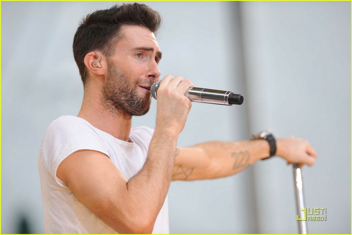 Adam Levine: Good Morning America!: Photo 1233661 | Adam Levine, Maroon ...