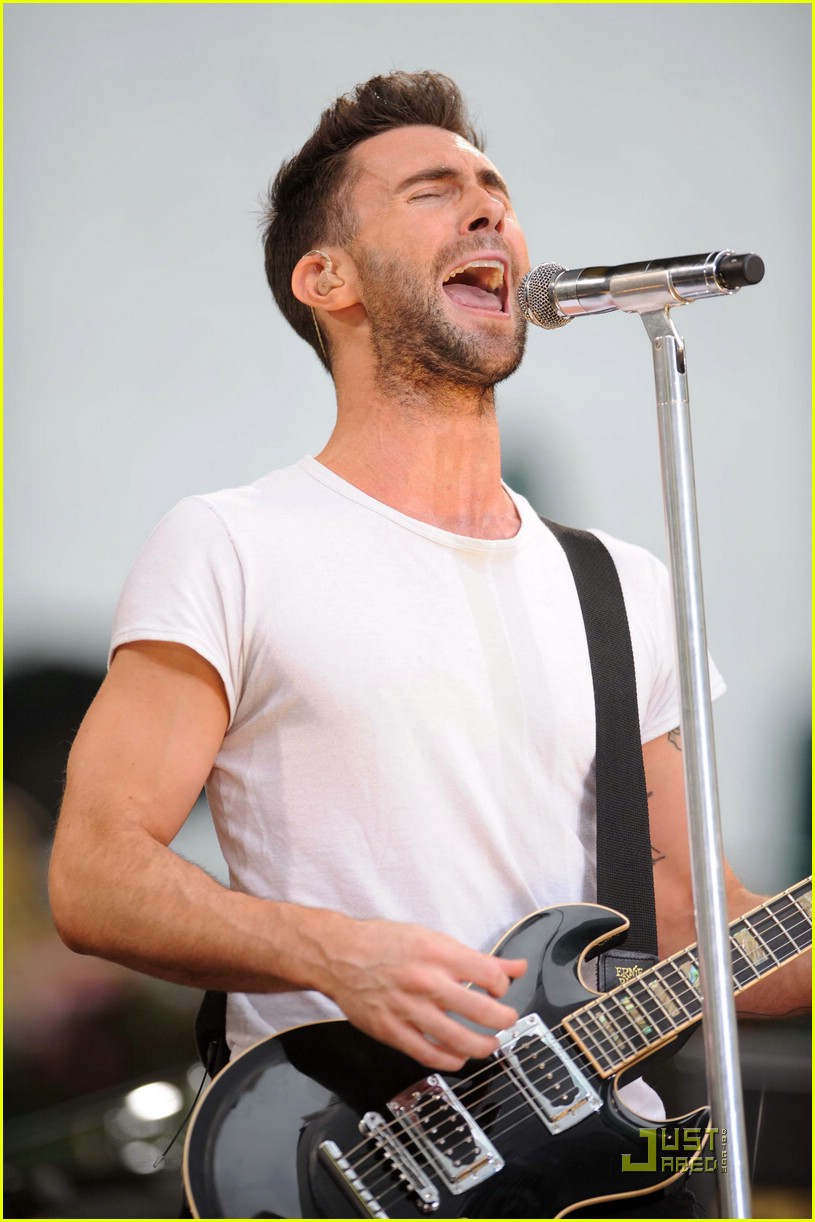 Adam Levine: Good Morning America!: Photo 1233681 | Adam Levine, Maroon ...