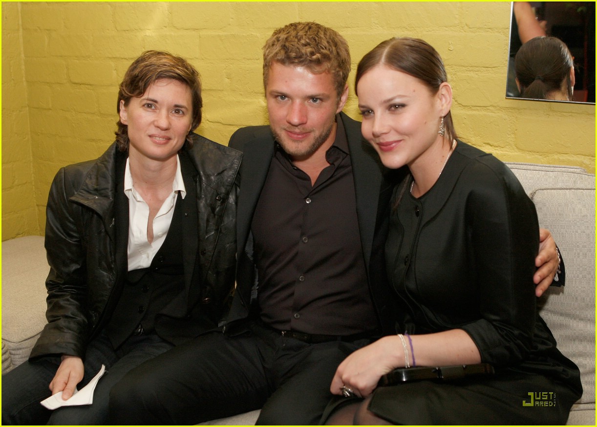Ryan Phillippe & Abbie Cornish Keep Close: Photo 1185941 | Photos ...