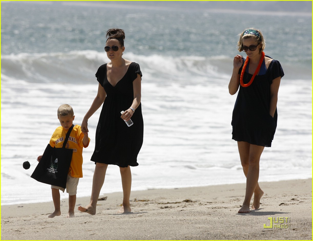 Reese Witherspoon Enjoys Some Deacon Days: Photo 1202541 | Pictures ...