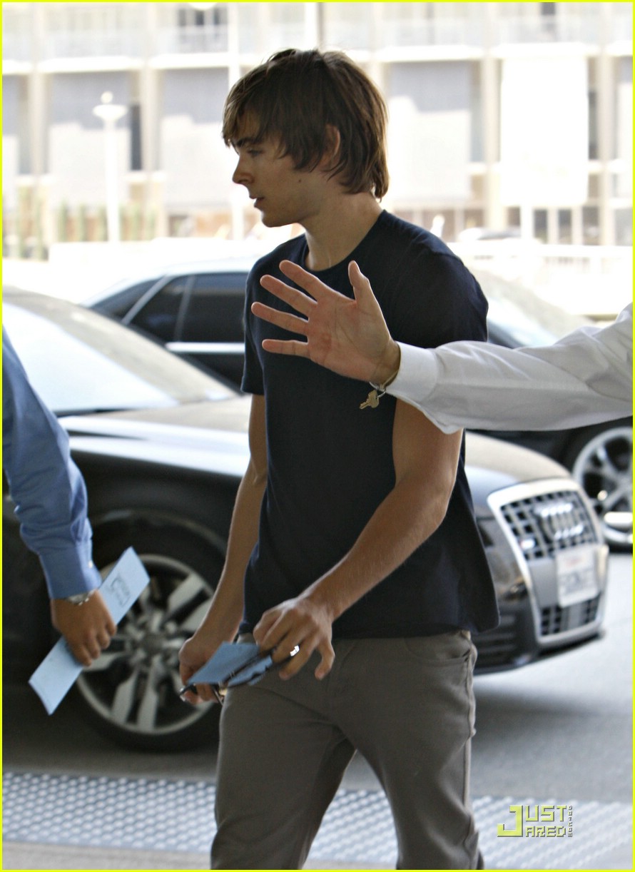 Zac Efron has a Fresh Face: Photo 1296591 | Photos | Just Jared ...