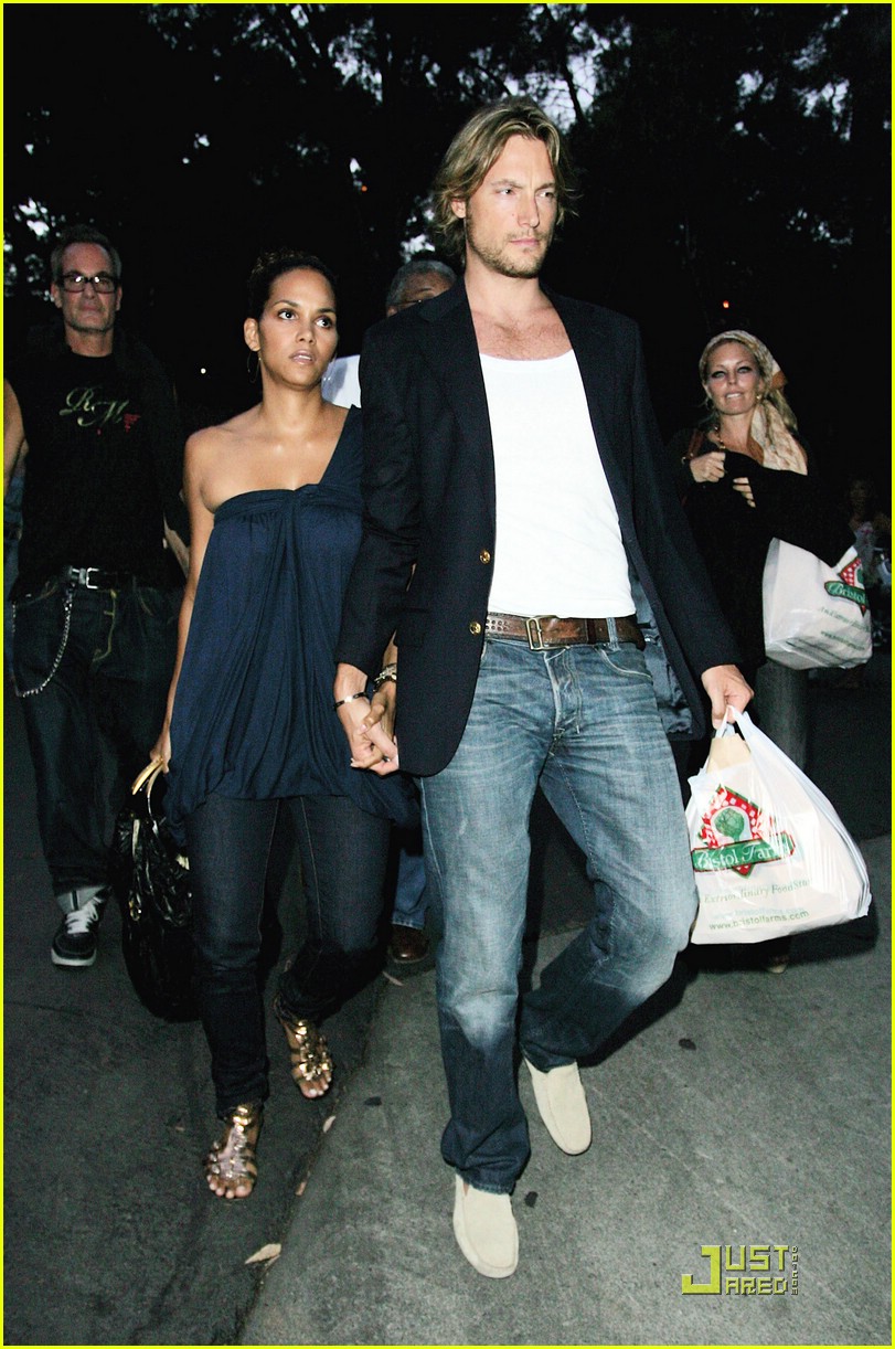 Halle Berry's Hollywood Bowl: Photo 1256371 | Gabriel Aubry, Halle ...