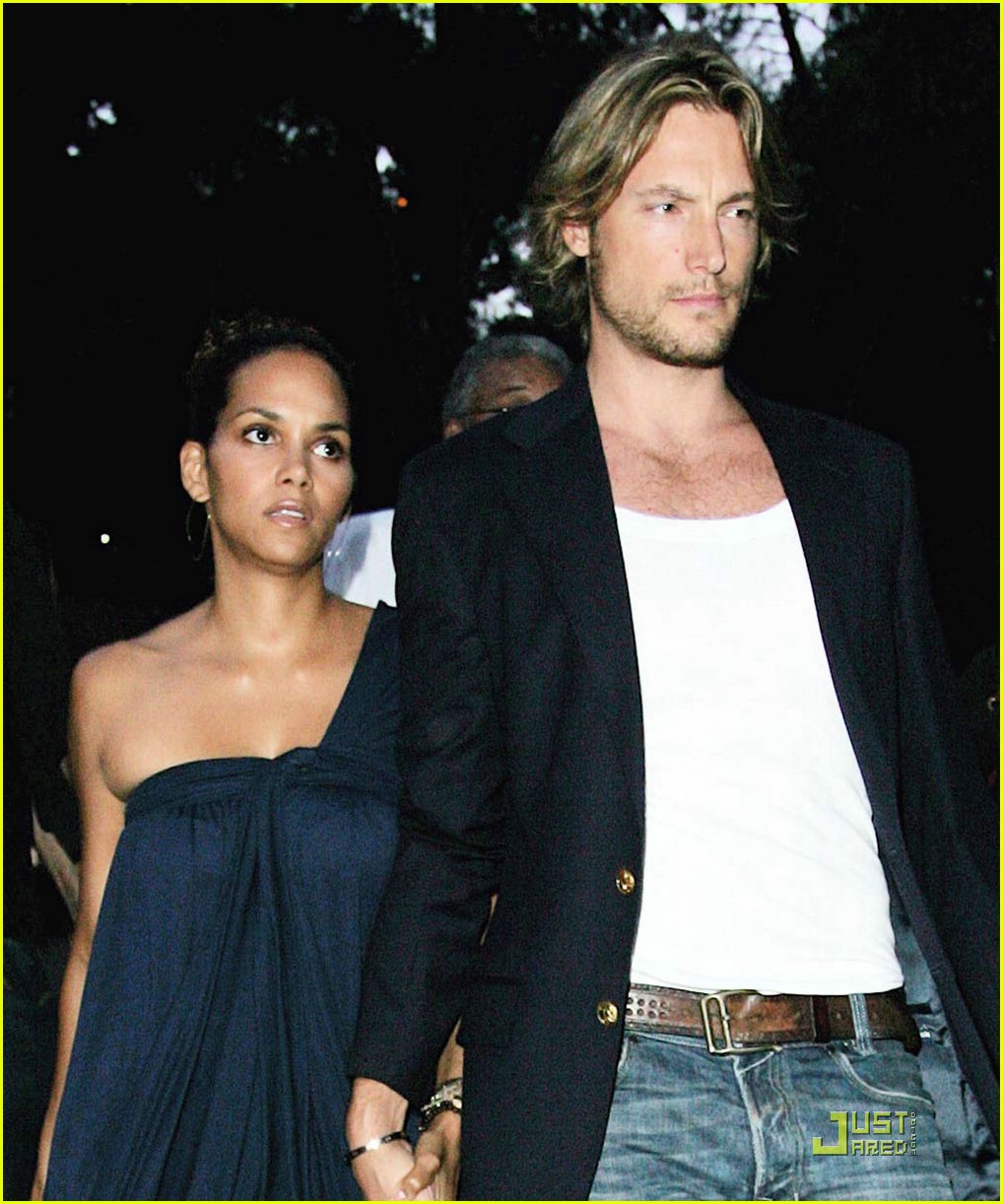 Halle Berry's Hollywood Bowl: Photo 1256401 | Photos | Just Jared ...