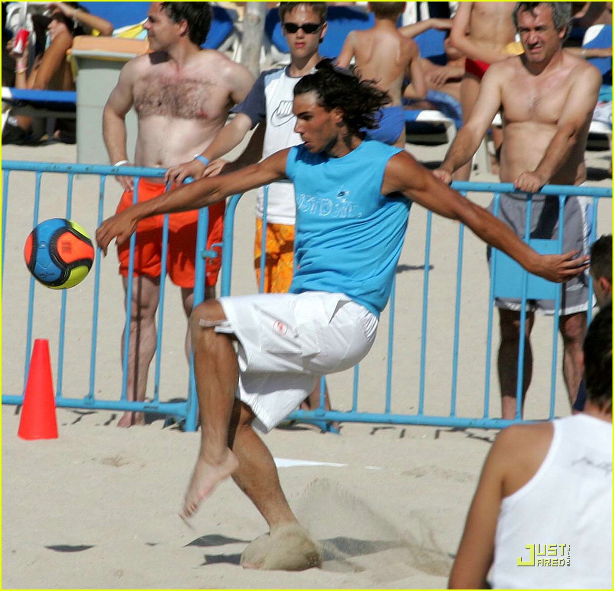 Rafael Nadal is Beach Buff: Photo 1268501 | Rafael Nadal, Shirtless ...