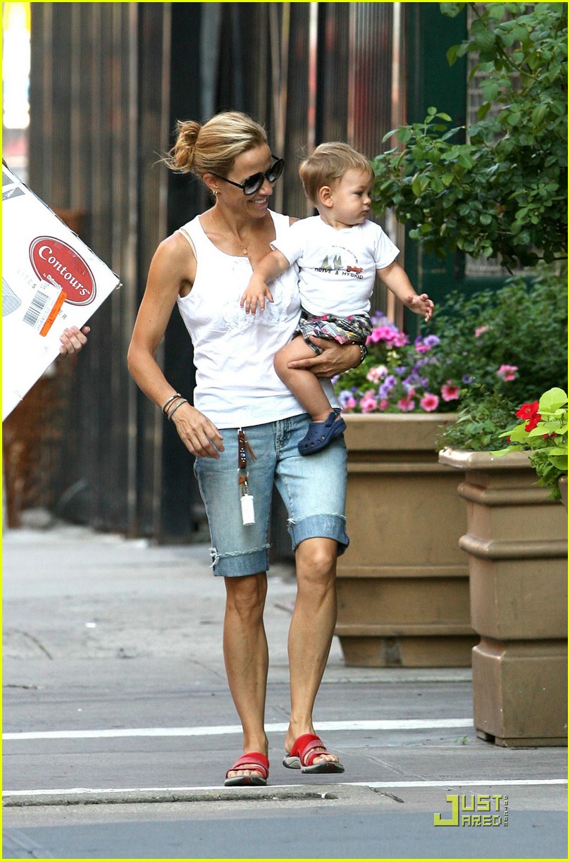 Sheryl Crow Shops For Strollers: Photo 1304711 | Photos | Just Jared ...