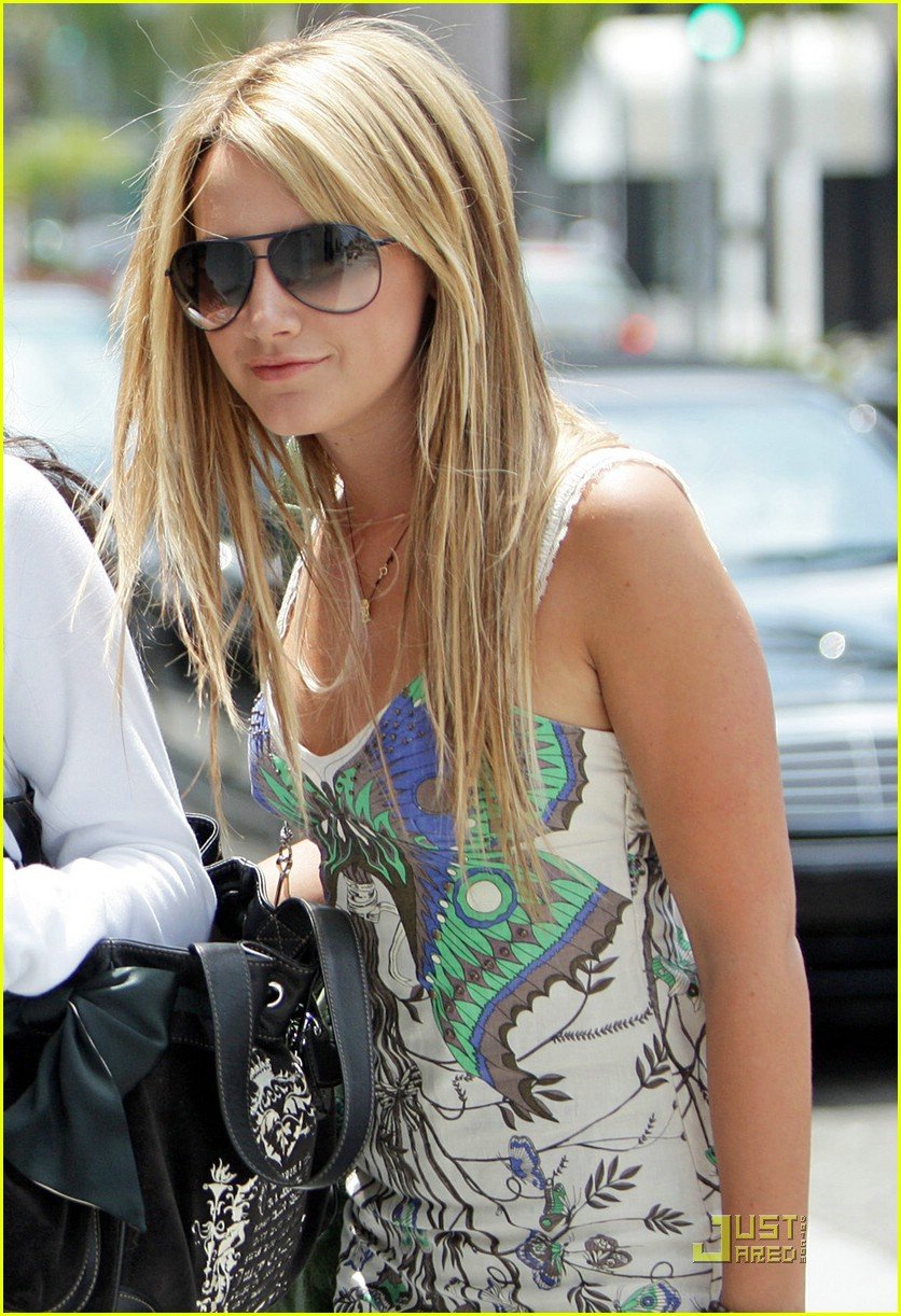 Miley Cyrus & Ashley Tisdale's Summer Shopping Spree: Photo 1268241 ...