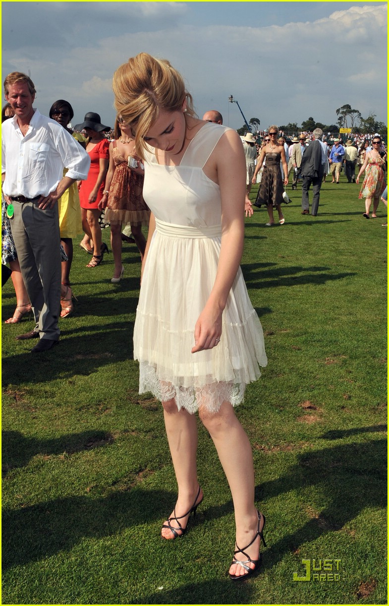 Photo: emma watson lipstick teeth 07 | Photo 1299691 | Just Jared