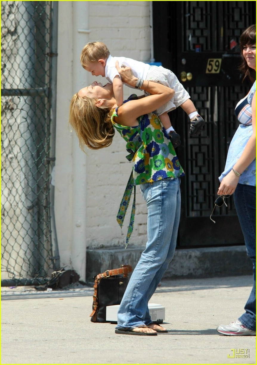 Wyatt Crow is a Big Apple Baby: Photo 1301541 | Photos | Just Jared ...