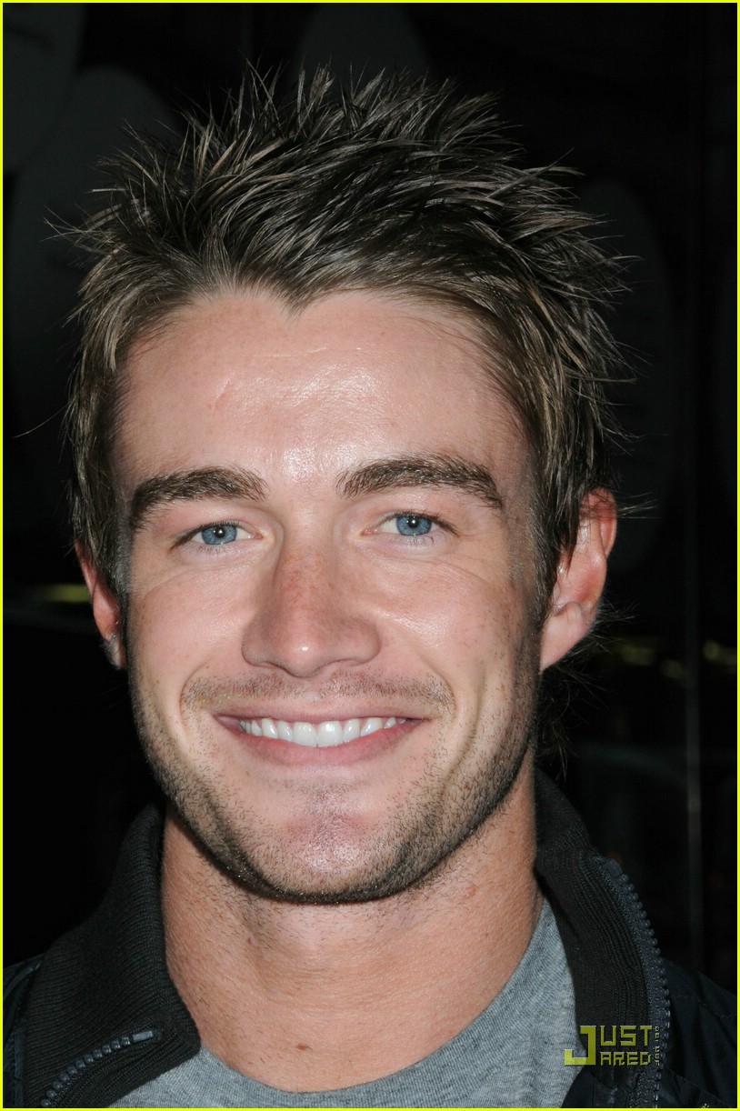 Robert Buckley is a House Bunny Believer: Photo 1353791 | Pictures ...