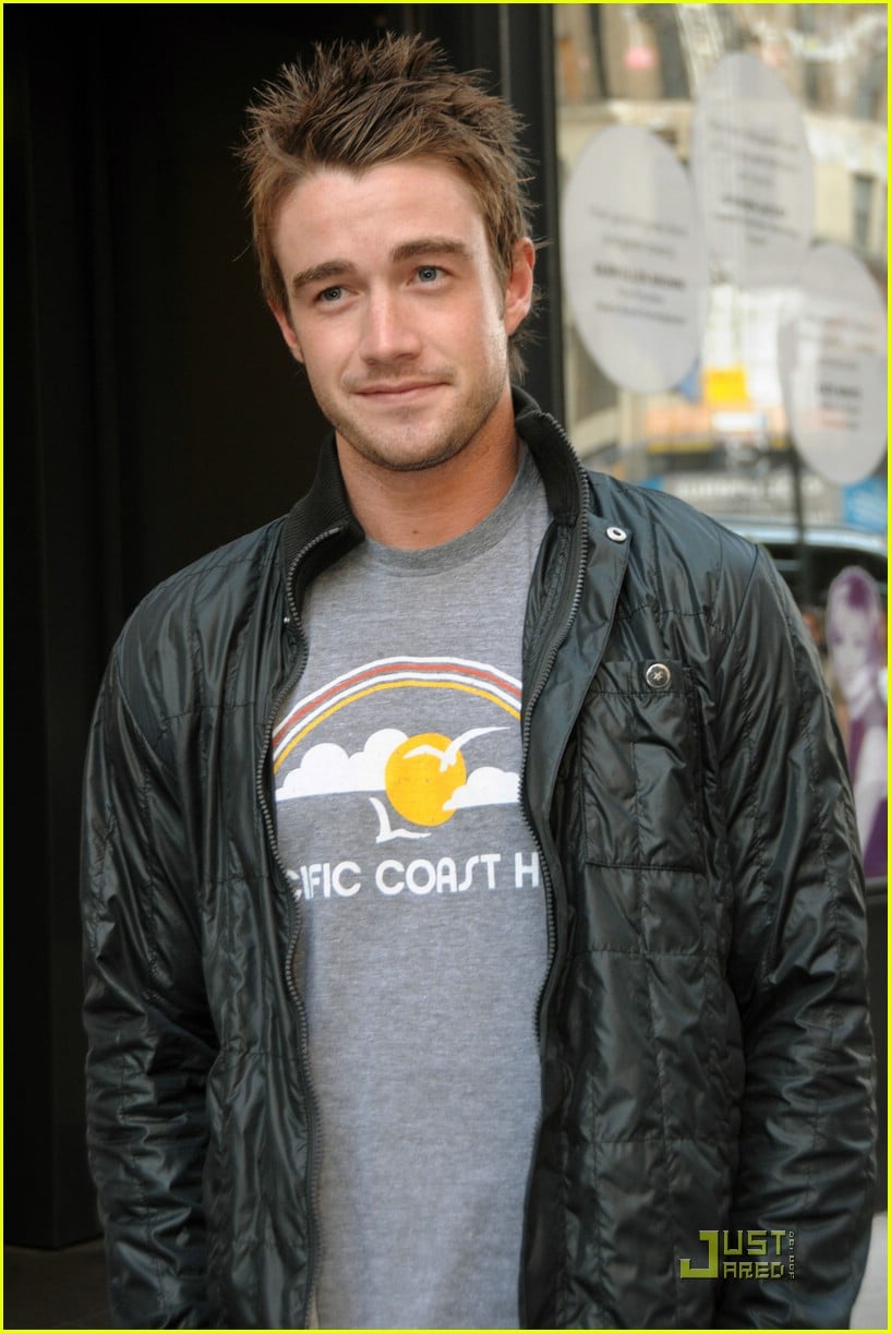 Robert Buckley is a House Bunny Believer: Photo 1353851 | Pictures ...