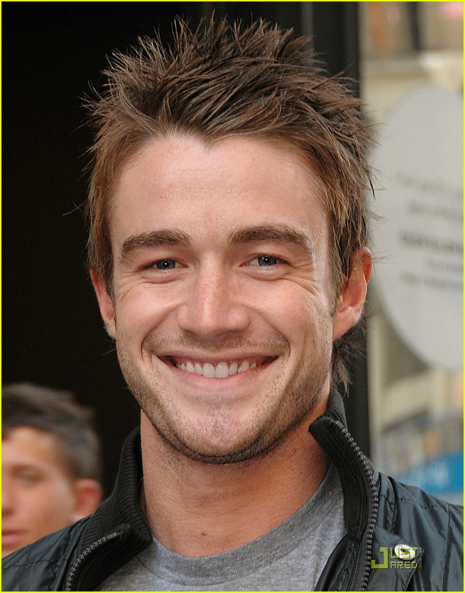 Robert Buckley is a House Bunny Believer: Photo 1353871 | Photos | Just ...