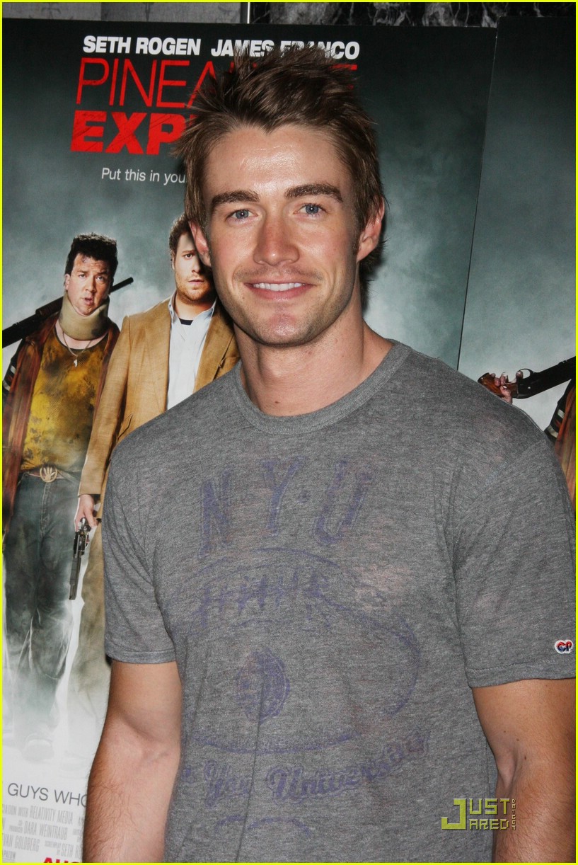 Robert Buckley Rides The Pineapple Express: Photo 1322261 | Pictures | Just Jared