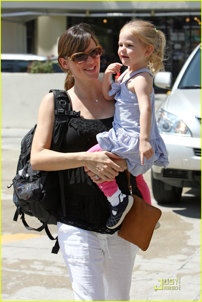 Jennifer Garner's Got Giggles 'N' Hugs: Photo 1336771 | Photos | Just ...