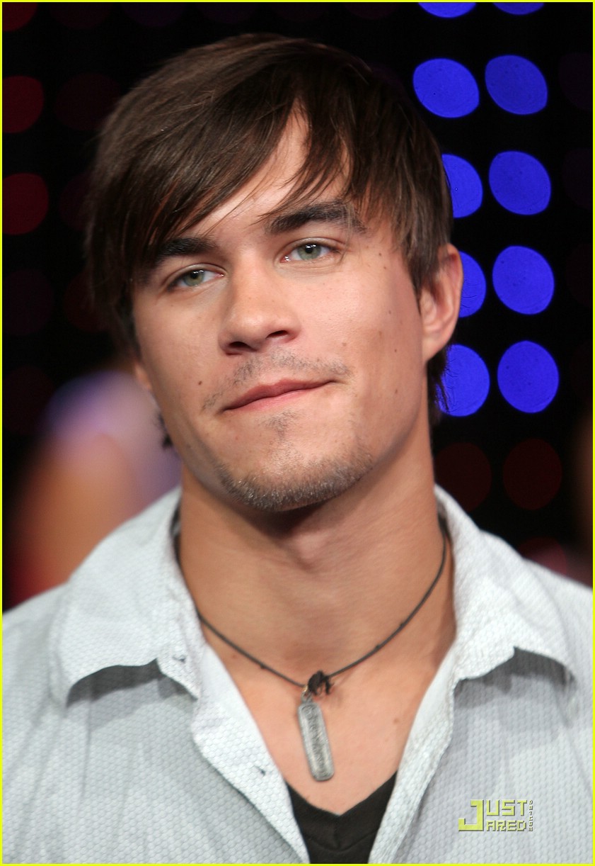 The Jonas Brothers Meet the American Mall: Photo 1334151 | Photos ...