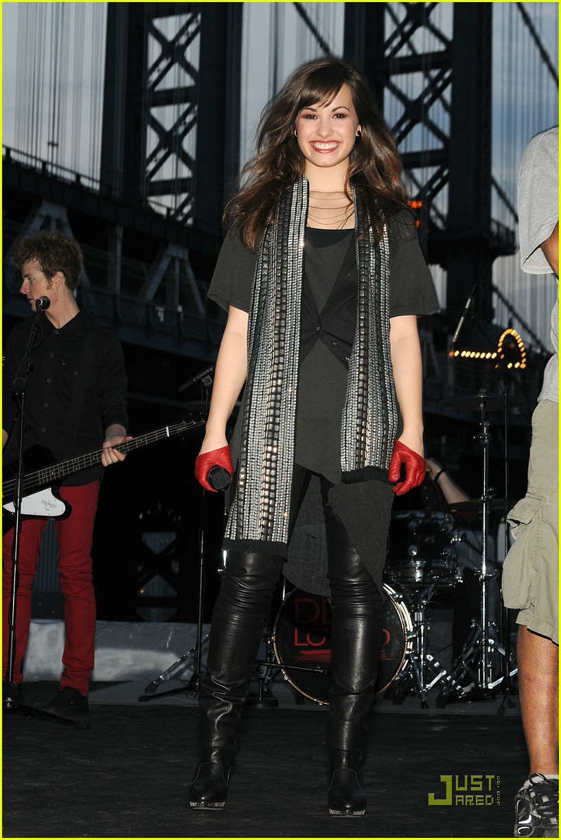 Demi Lovato Wants To "Get Back" With You: Photo 1344351 | Photos | Just ...