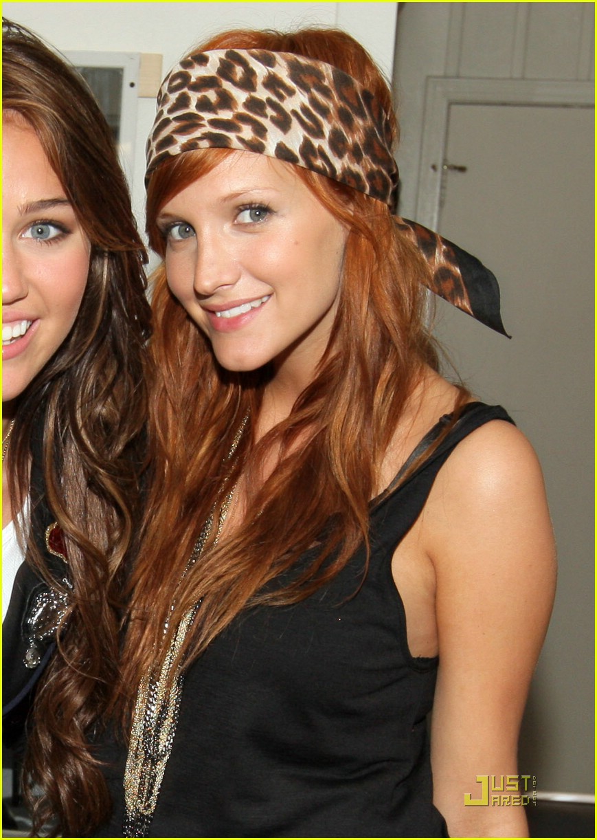 Miley Cyrus Rocks FNMTV: Photo 1311381 | Pictures | Just Jared