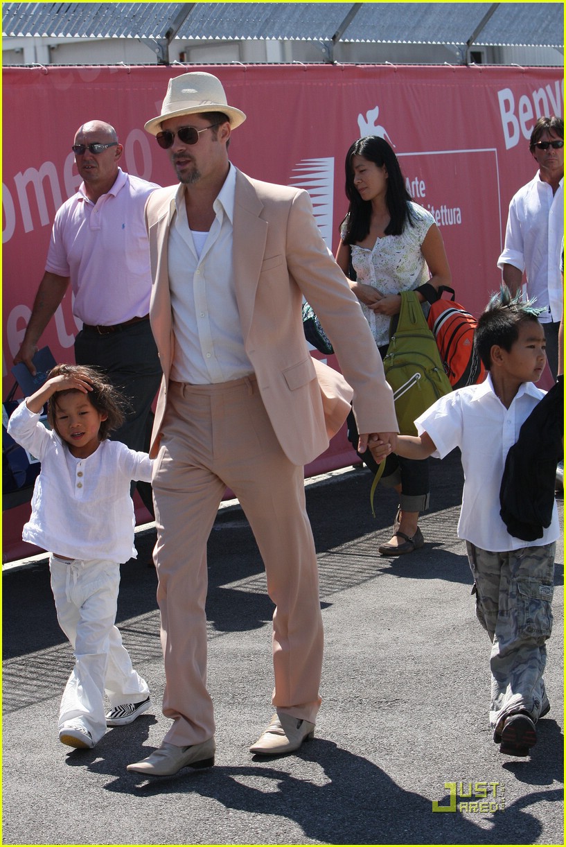 Brad Pitt: Boy's Day Out!: Photo 1377181 | Photos | Just Jared ...