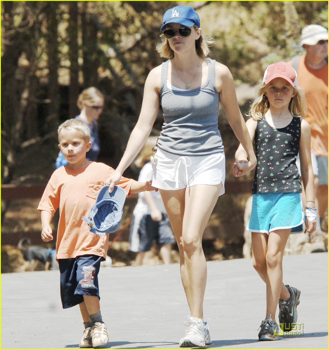 Reese Witherspoon is the Lady of the Canyon: Photo 1346921 | Pictures ...