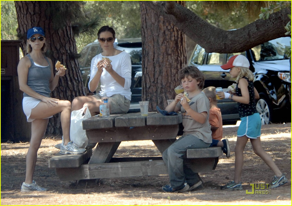 Reese Witherspoon is the Lady of the Canyon: Photo 1346991 | Photos ...