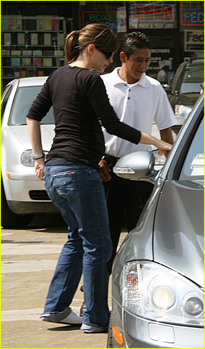 Violet Affleck is a Pastel Princess: Photo 1406701 | Photos | Just ...