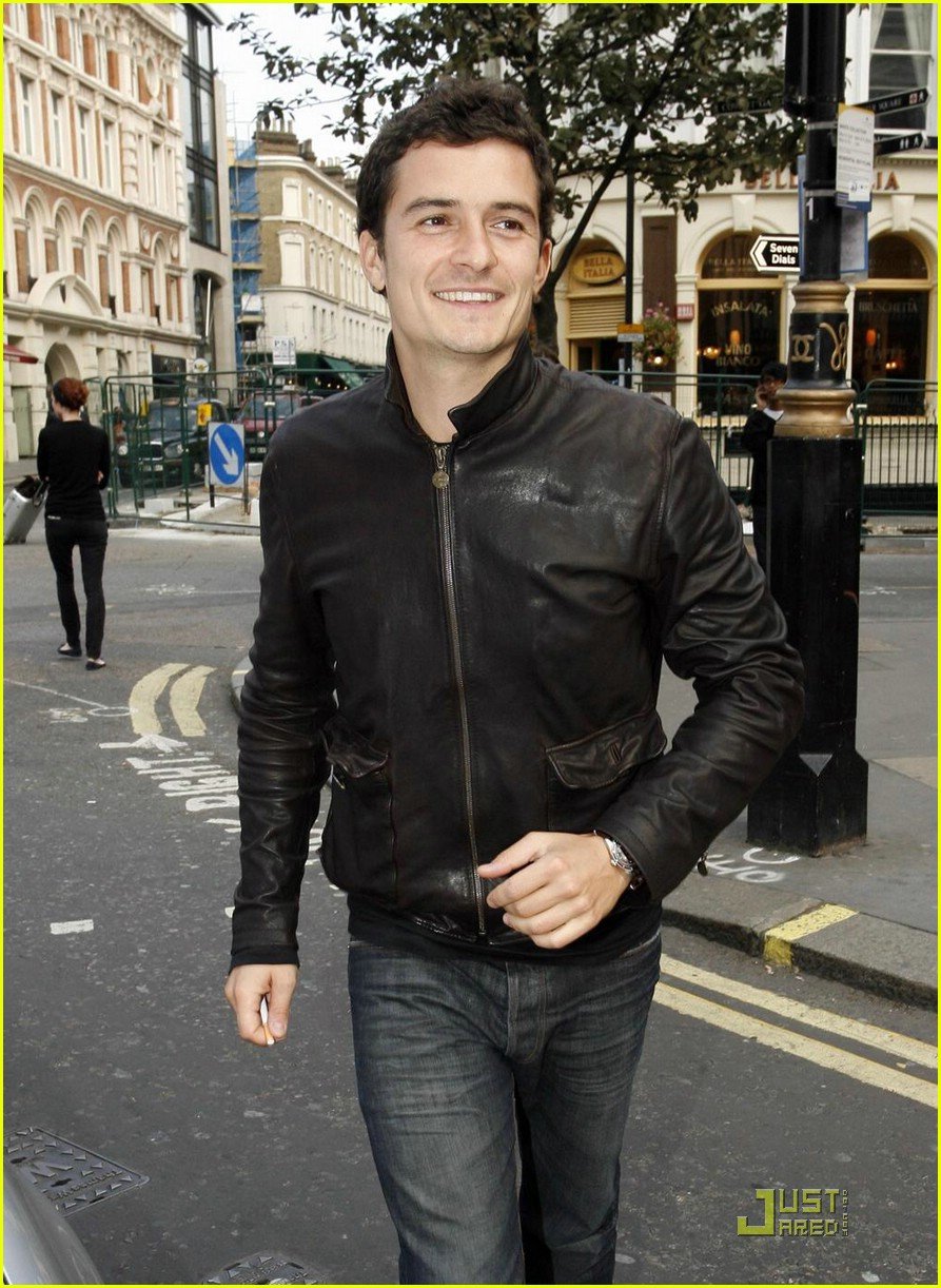 Orlando Bloom Eyes the Ivy: Photo 1441791 | Photos | Just Jared ...