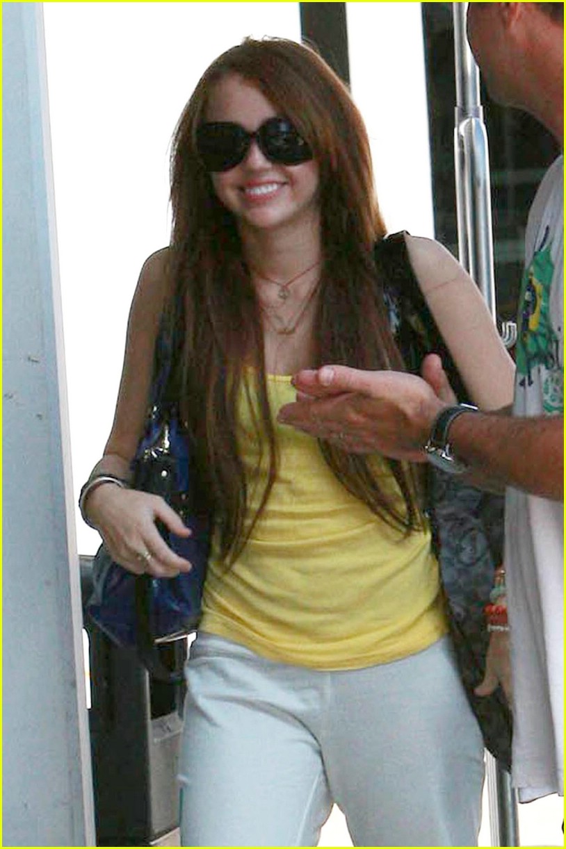 Miley Cyrus: Make Peace, Not War!: Photo 1394971 | Photos | Just Jared ...