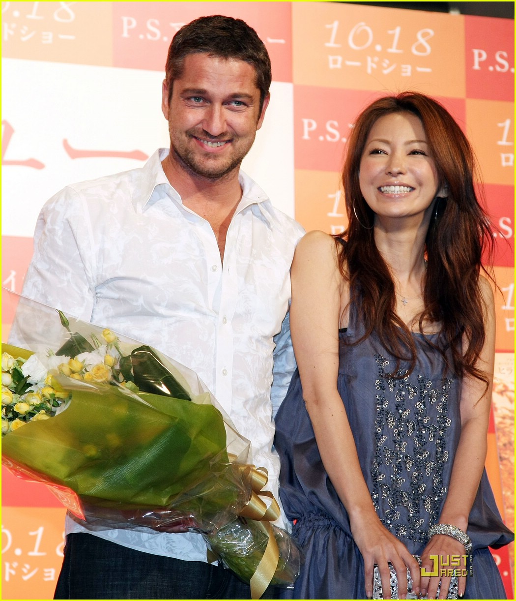 Gerard Butler Still Loves You: Photo 1412991 | Gerard Butler Photos ...