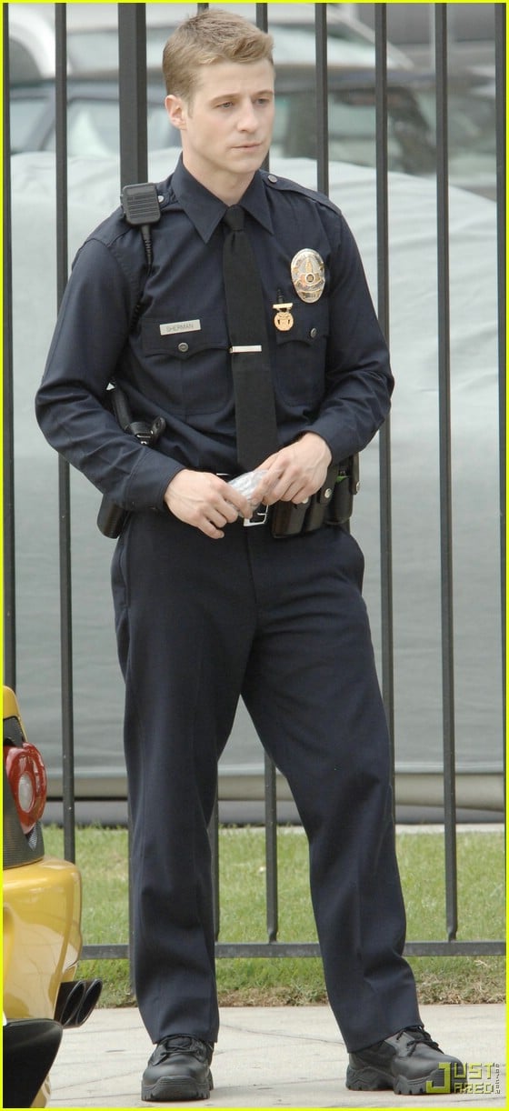Benjamin McKenzie is an LAPD Cop: Photo 1450341 | Benjamin McKenzie ...