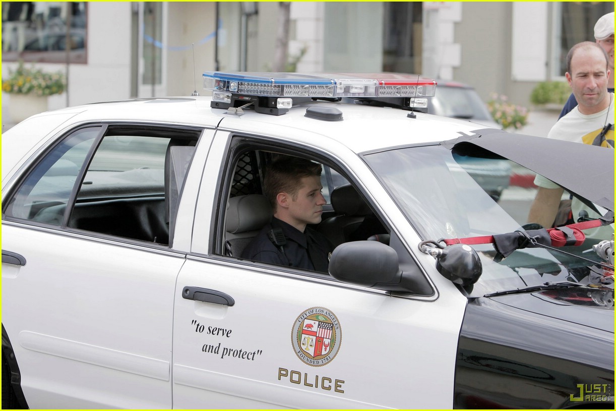 Benjamin McKenzie is an LAPD Cop: Photo 1450371 | Benjamin McKenzie ...