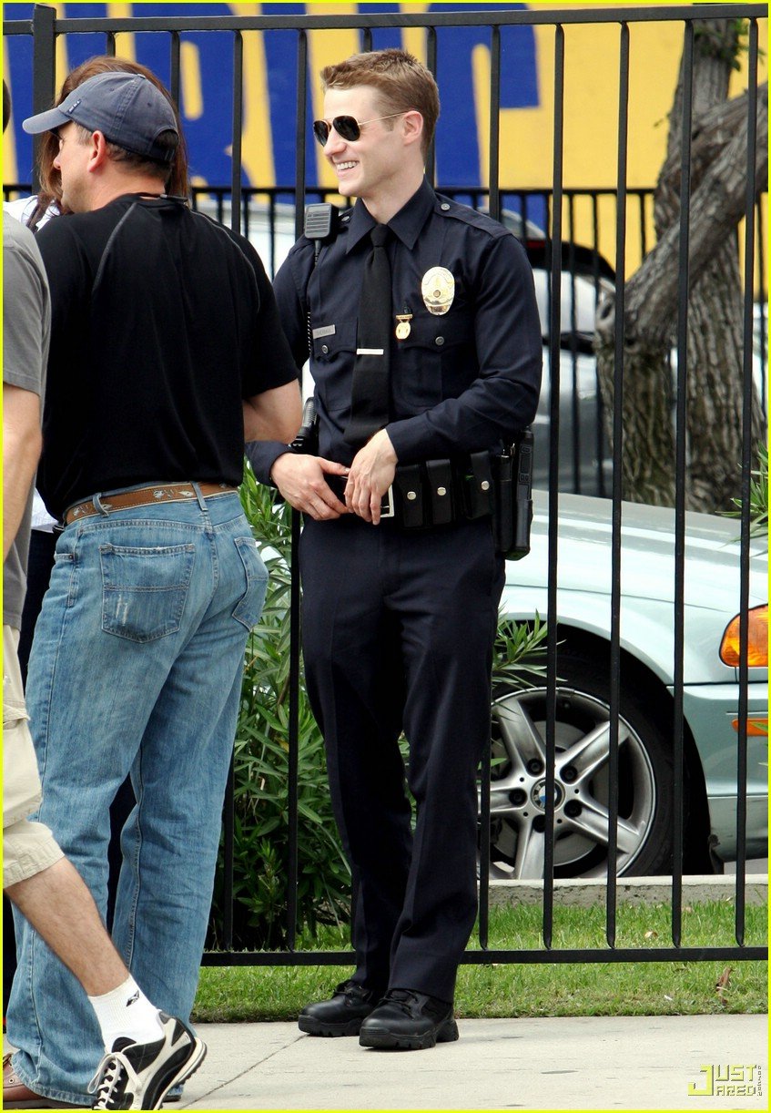Benjamin McKenzie is an LAPD Cop: Photo 1450451 | Benjamin McKenzie ...