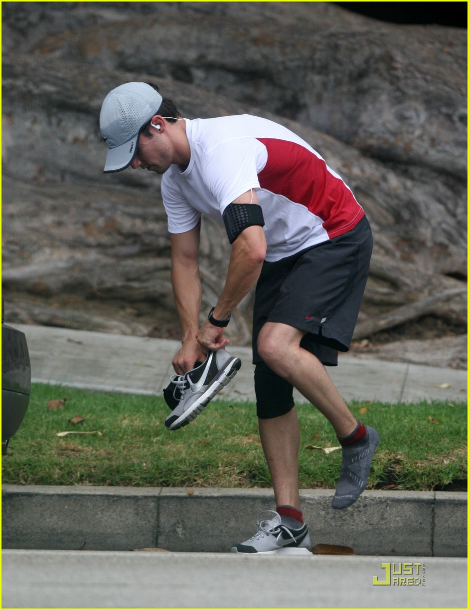 Milo Ventimiglia is The Running Man: Photo 1420981 | Milo Ventimiglia ...