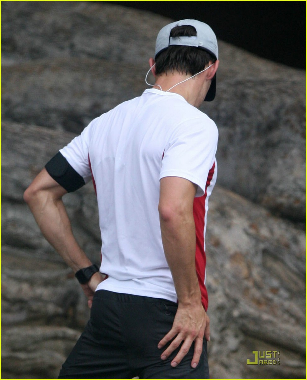 Milo Ventimiglia is The Running Man: Photo 1421071 | Photos | Just ...