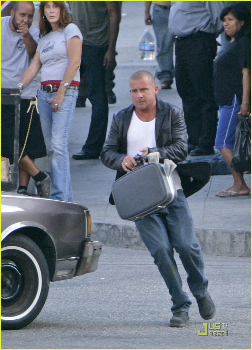 Dominic Purcell Has A Toned Tummy: Photo 1451371 | Photos | Just Jared ...