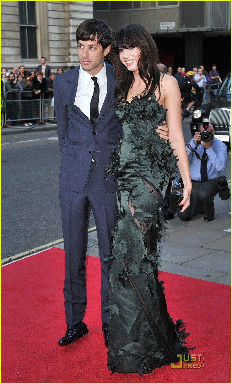 Mark Ronson & Daisy Lowe Hit Up The GQ Awards: Photo 1388751 | Daisy ...