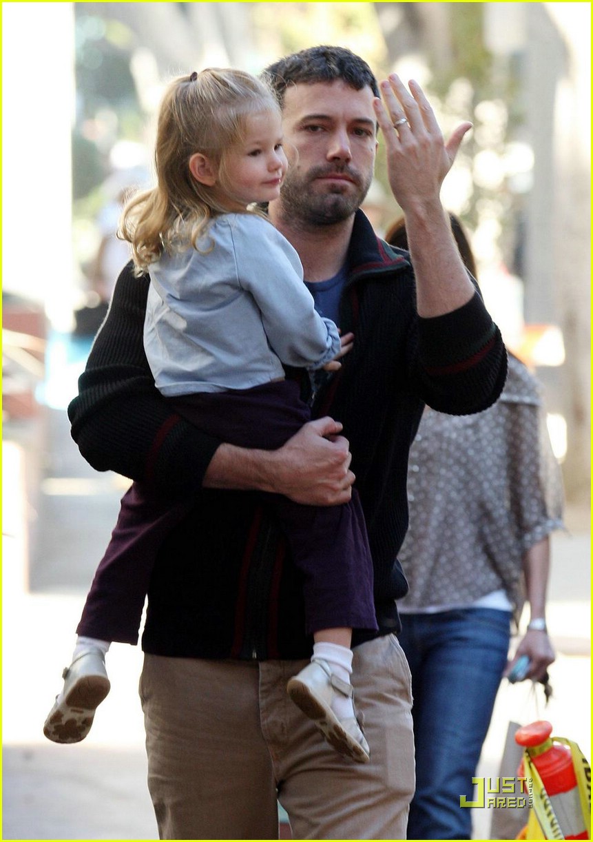 Violet Affleck Arrives Safely At School: Photo 1500231 | Ben Affleck ...
