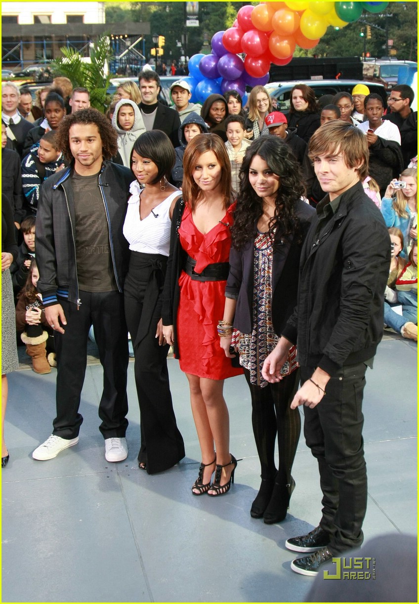 High School Musical 3 Hit 'The Early Show': Photo 1496151 | Ashley ...