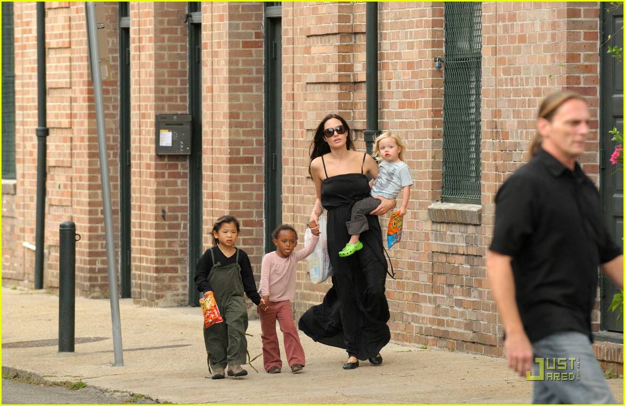 The Jolie-Pitts are a Cheetos Family: Photo 1464641 | Angelina Jolie ...