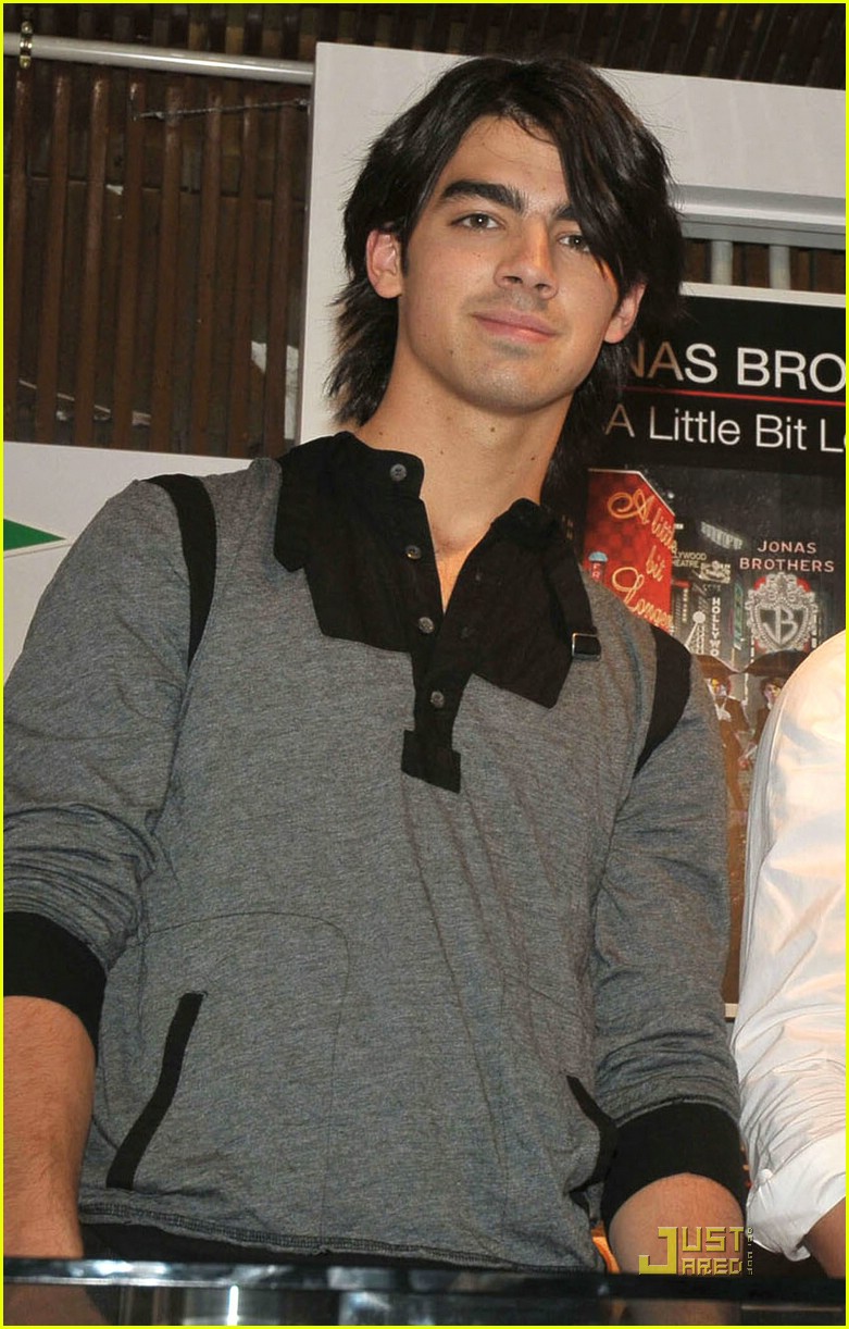 The Jonas Brothers Go Gold in Spain: Photo 1464811 | Photos | Just ...