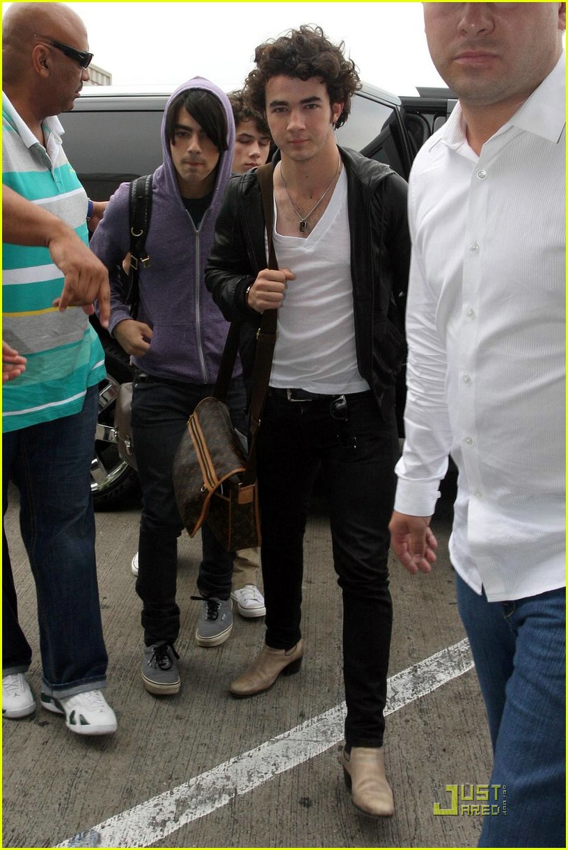 Jonas Brothers Talk "Lovebug" Music Video: Photo 1458851 | Photos ...