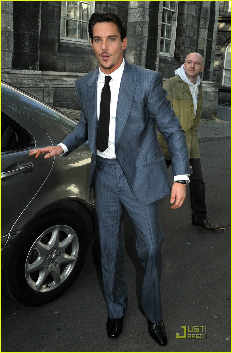 Jonathan Rhys Meyers Honored At Trinity College: Photo 1462571 ...