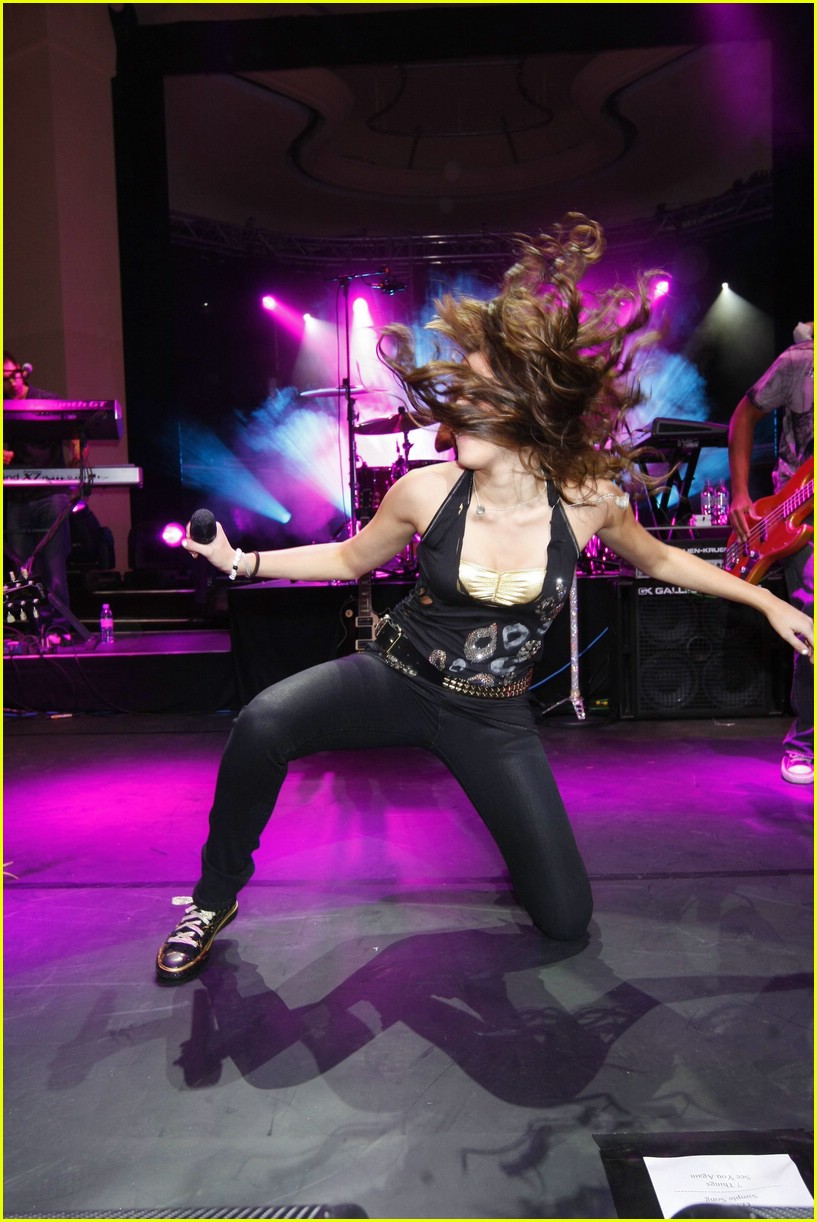 Miley Cyrus: Go Go GOYA!: Photo 1509451 | Miley Cyrus Photos | Just ...